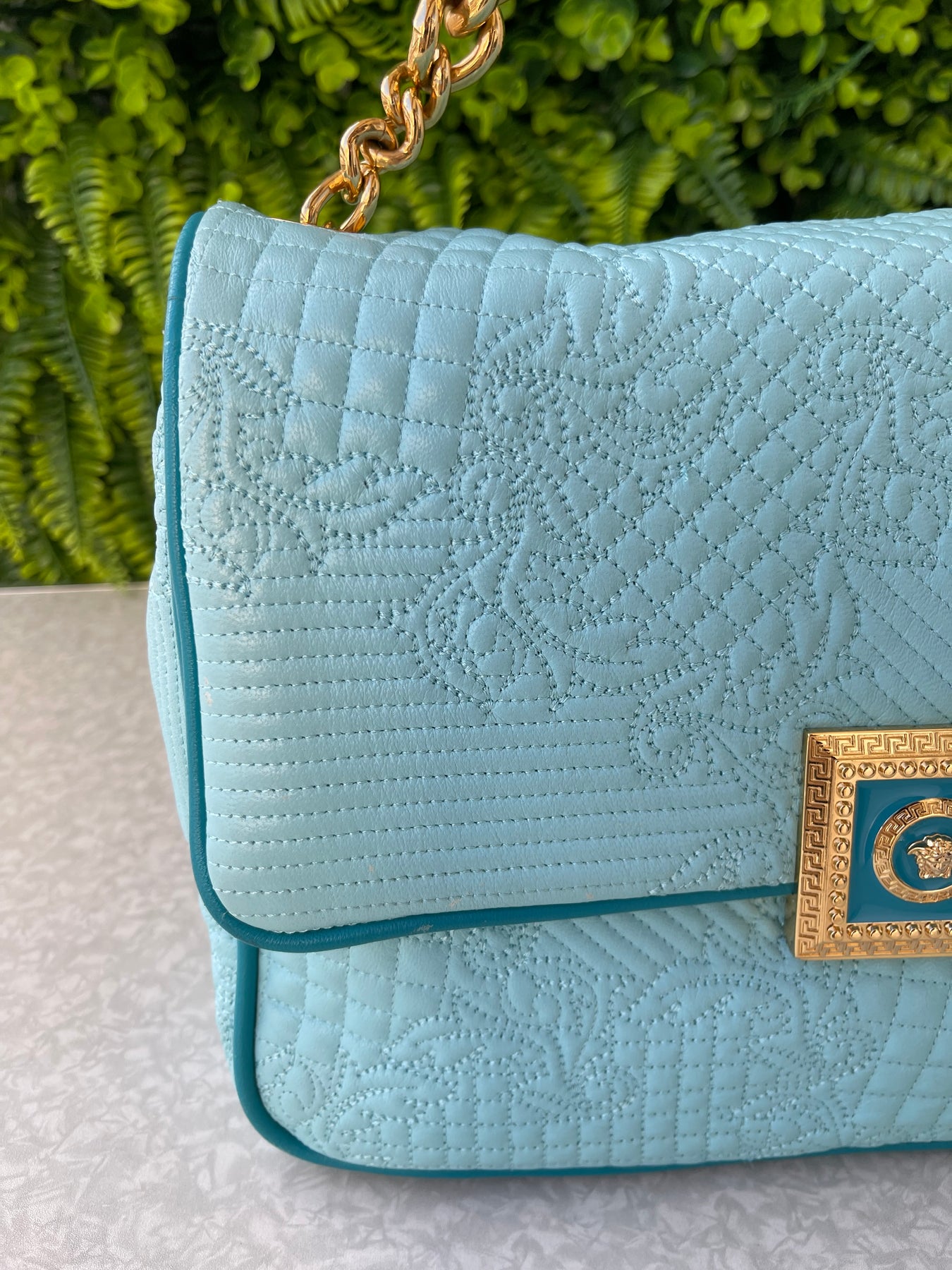 Versace Texture Blue Chain – Bela Shop